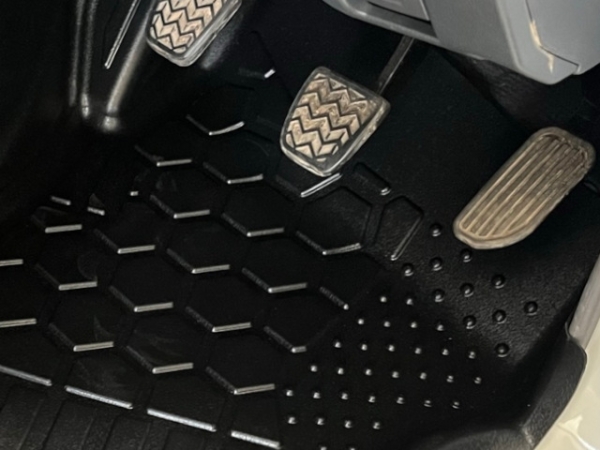 Toyota LandCruiser 200 Series – 4WD Floor Mats – Full Set – (Excluding ...